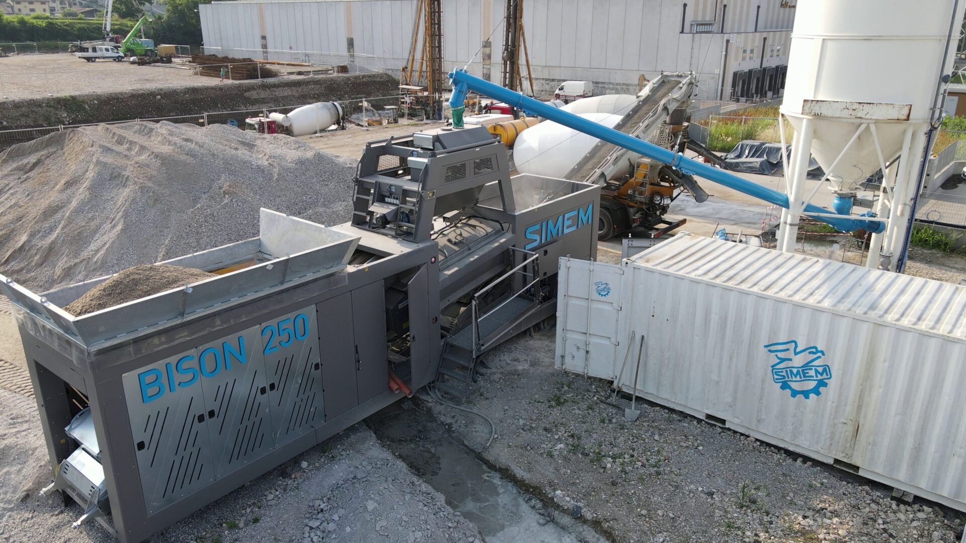 Super Mobile Batching Plant – BISON – Simem